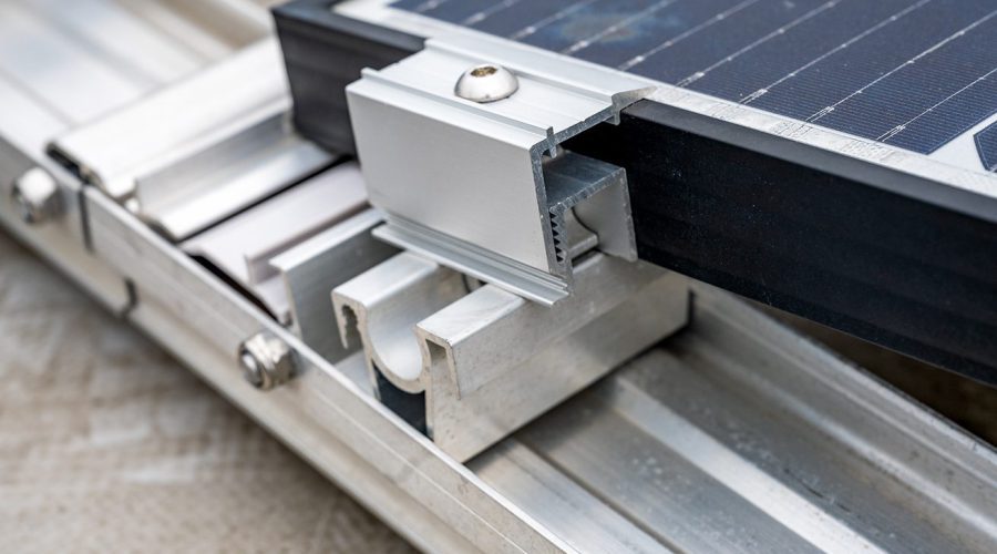Mounting system for flat roofs | BluBase